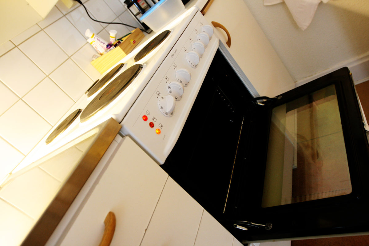 Trollhättevärd måste byta gammal spis och eluttag - Hem & Hyra