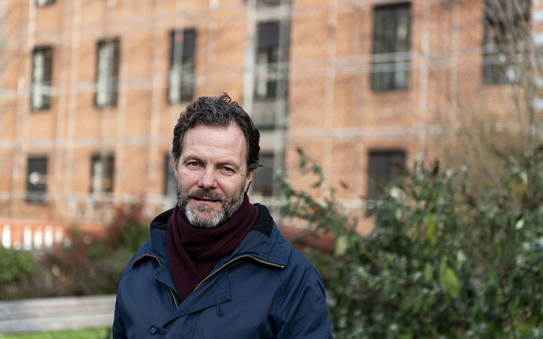 Anställd på Hyresgästföreningen försökte fixa lägenhet till anhörig ...