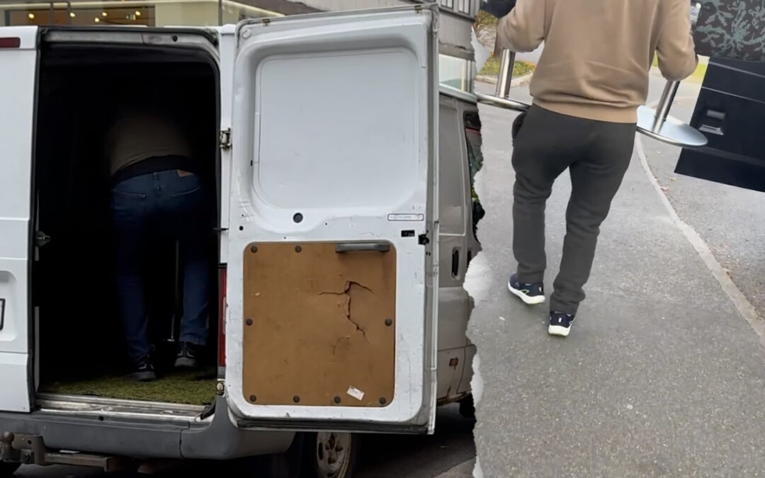 Flyttappen Tiptapps mörker: Kör utan körkort – slog av käkben på sitt ...