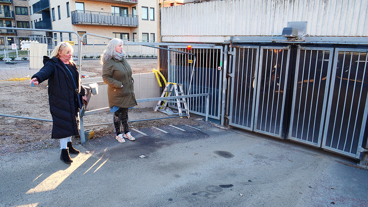 Parkeringshuset är trångt och eftersatt – ändå dubbleras deras hyra ...